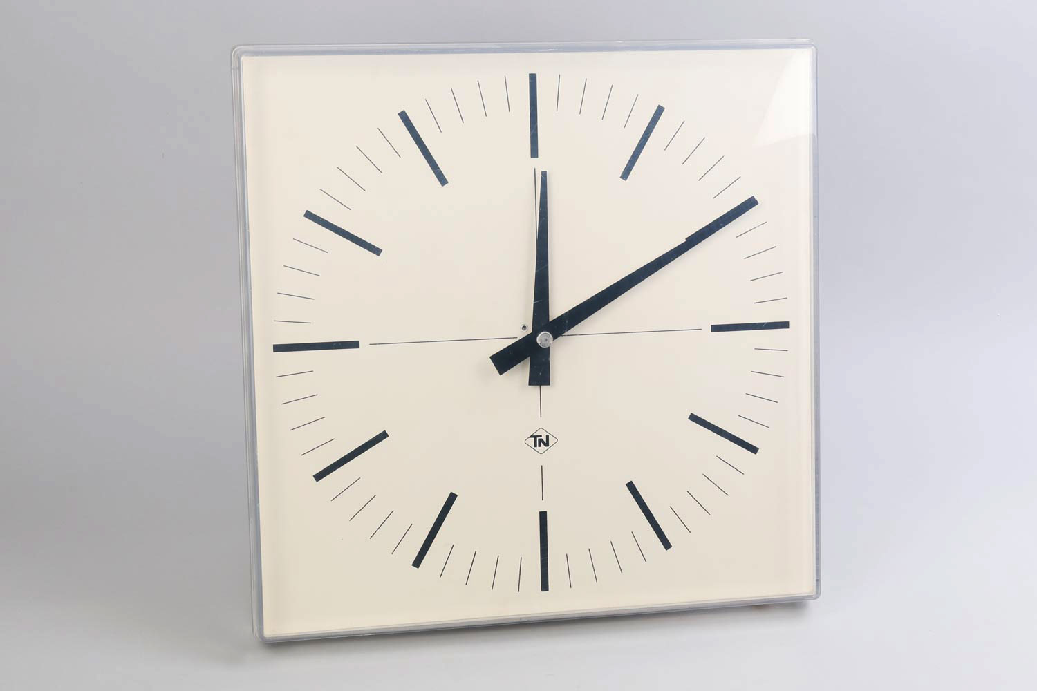 Large TN clock